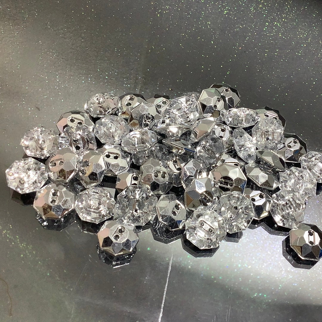 Two hole buttons – www.jimmybuttons.com.au