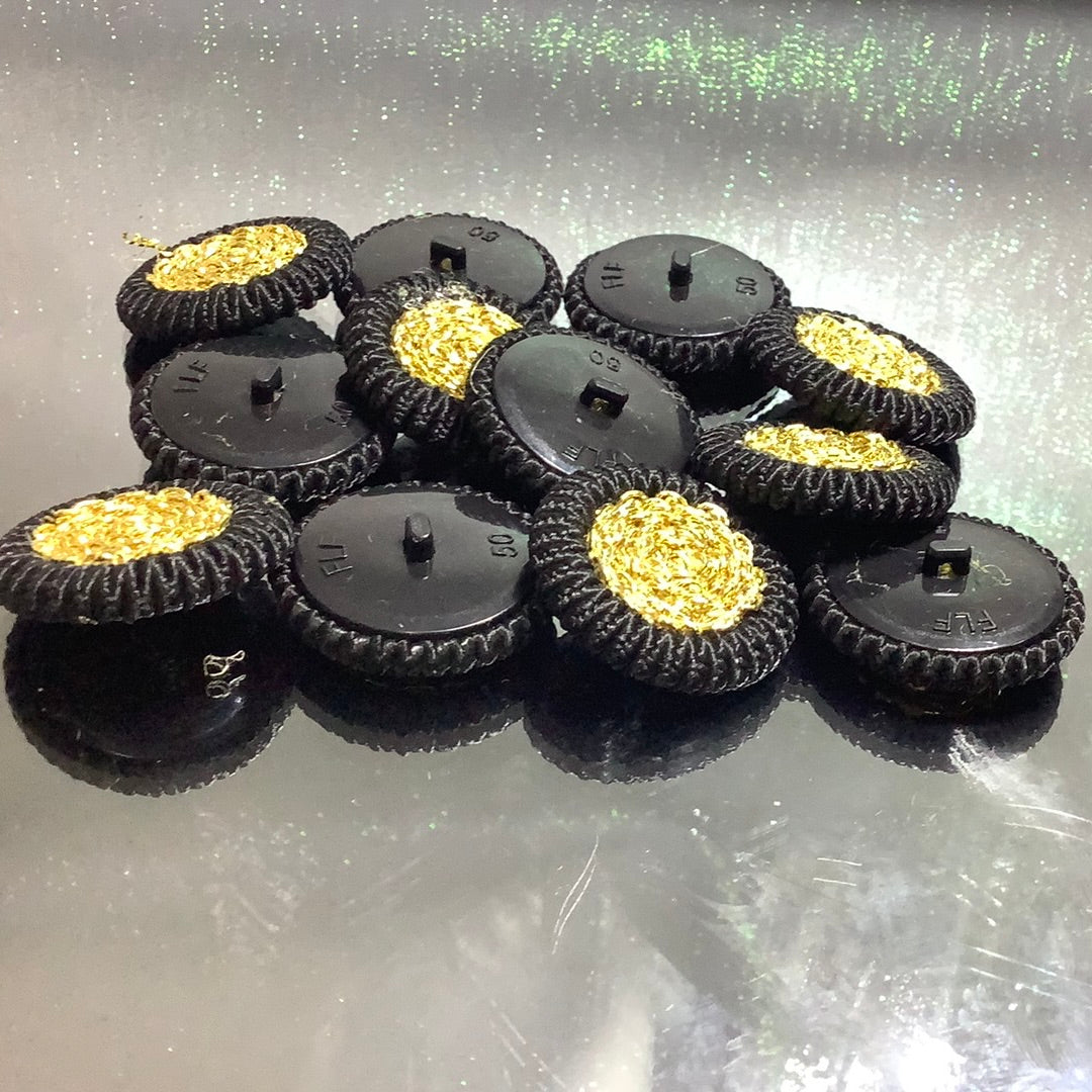 Threading button – www.jimmybuttons.com.au