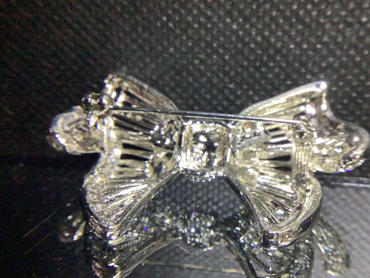 Diamanté bow safety pin – www.jimmybuttons.com.au
